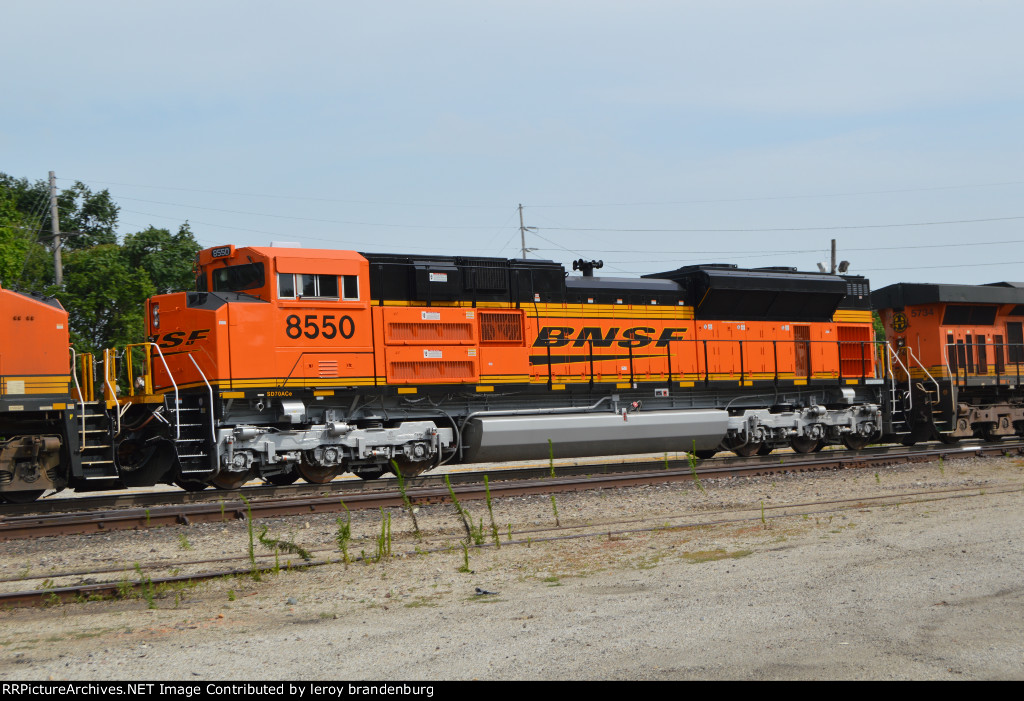 BNSF 8550